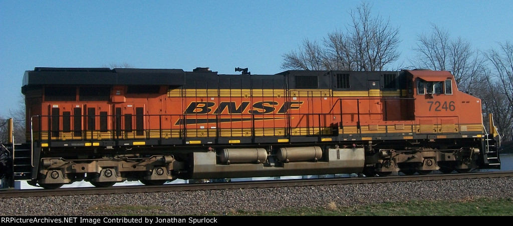 BNSF 7246, engineer's side